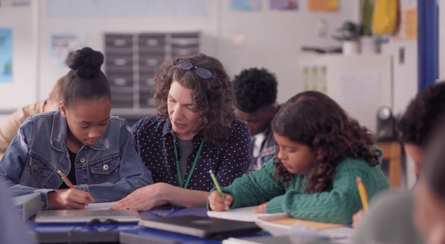 School paraprofessional job description, duties, and responsibilities.