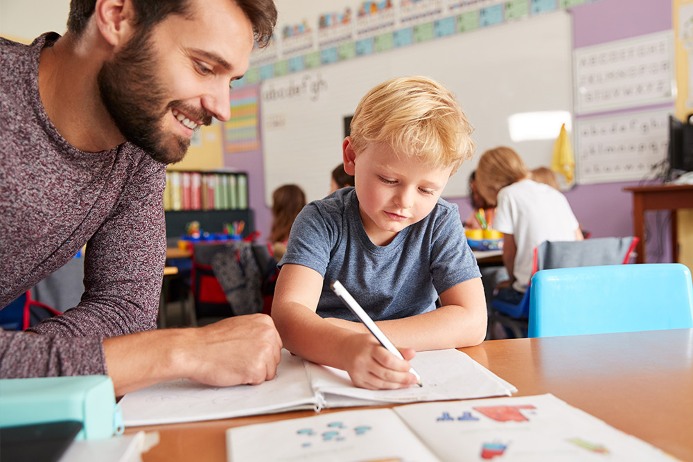 How to support a child with autism in the classroom | Kelly Services
